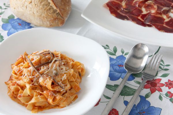 Receta de Pasta fettuccini con estofado | Wikicocina